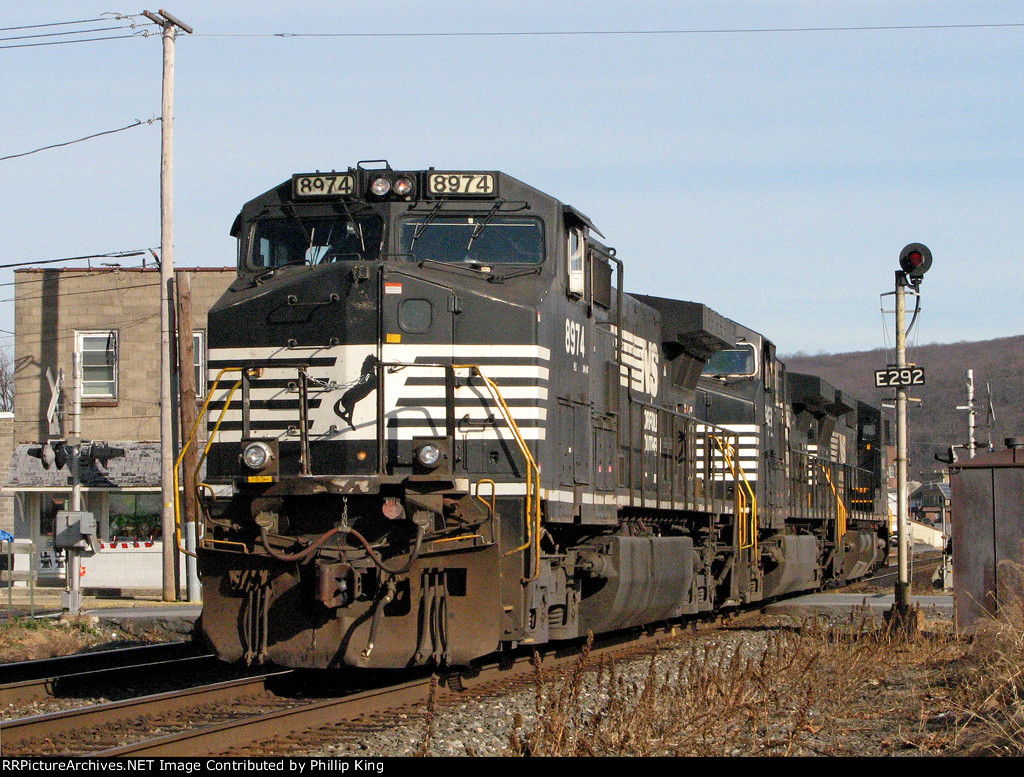 NS 8974 H86